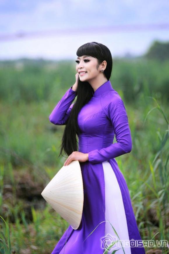 Lê Kiều Như Khoe Dáng Yêu Kiều Với áo Dài Tím